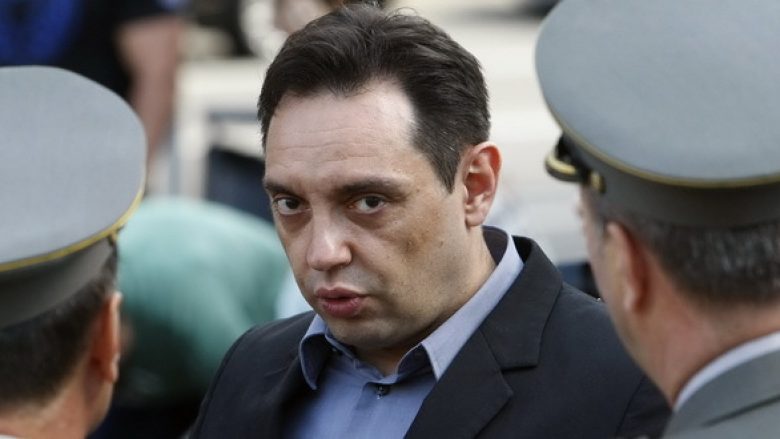 Ministrit serb Aleksandar Vulin i ndalohet hyrja në Kosovë - Balkanweb ...
